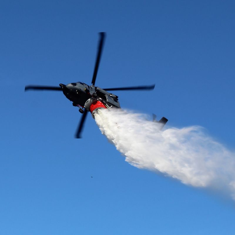 HeliHub.com : Recoil Tsunami External UH-60 Aerial Firefighting Tank ...